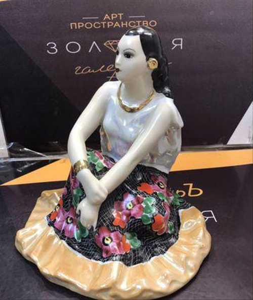 Статуэтка циганка дулево фарфор СССР