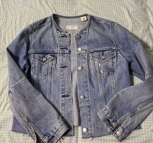 Джинсовая куртка levis