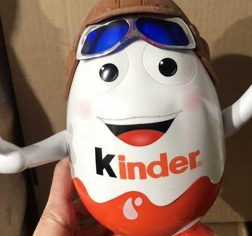 Коллекционные фигурки kinder, m&m's