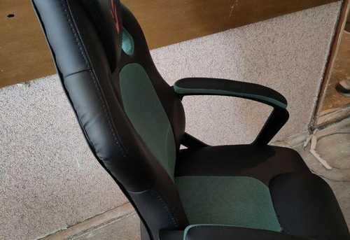Кресло компьютерное практически новая