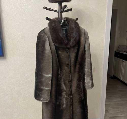 Шуба мутон  шапка норка