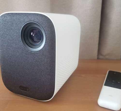 Проектор Xiaomi Mi Smart Compact Projector