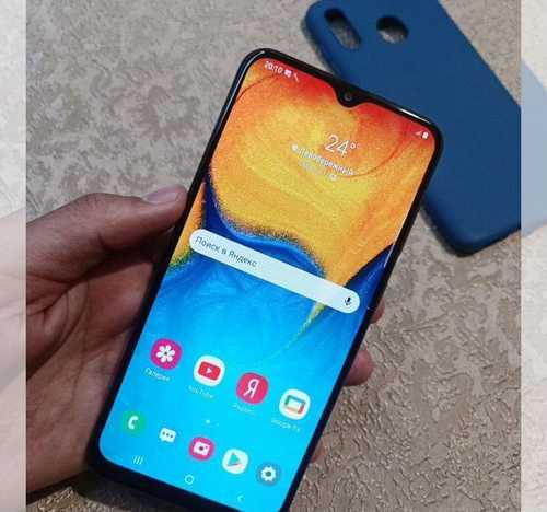 Samsung Galaxy A20, 3/32 ГБ