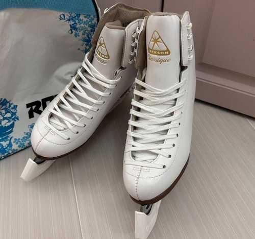 Фигурные коньки jackson 8С