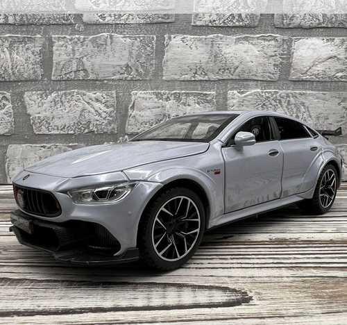 Модель автомобиля Mercedes-Benz GT 63