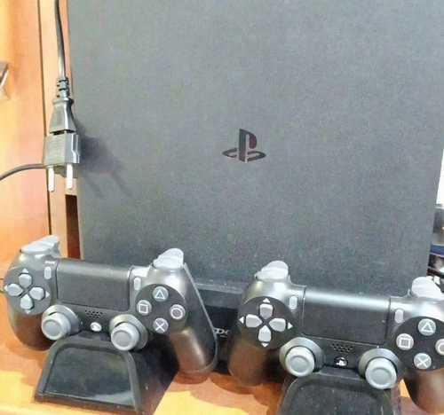 Sony playstation 4 slim (2 геймпада и станция)