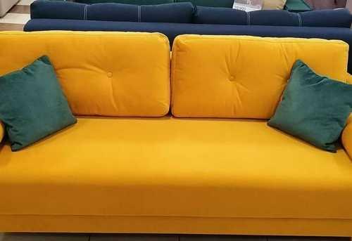 Прямой диван в скандинавском стиле
