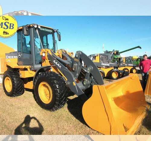 Cтекло дверное на колесный погрузчик John Deere 444K 524K