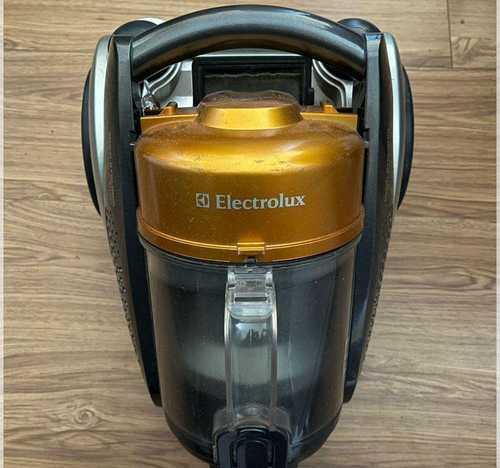 Пылесос Electrolux бу