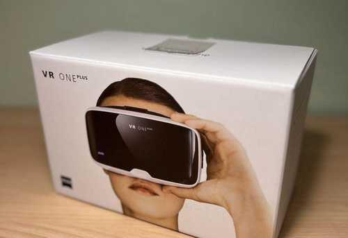 Очки виртуальной реальности Carl Zeiss VR ONE Plus