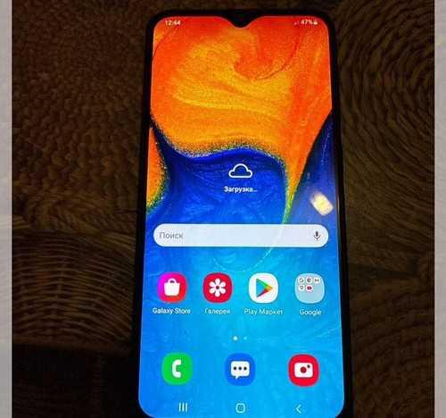 Samsung Galaxy A20, 3/32 ГБ