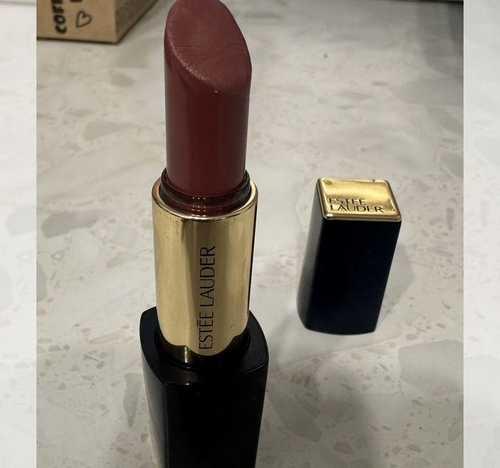 Помада Estee lauder 561