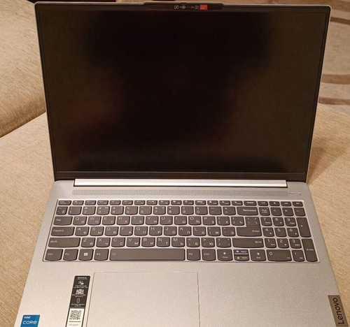 Lenovo IdeaPad Slim 5 16IAH8