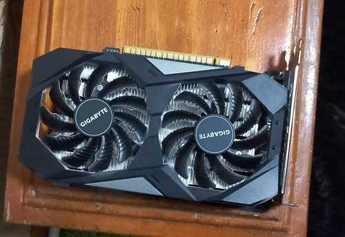 Продам видеокарту GTX1650 d5 4gb