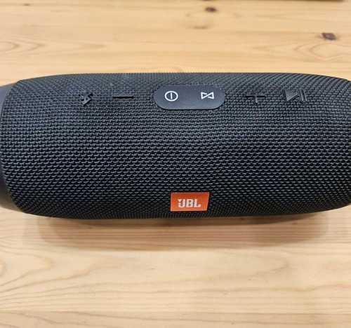 Беспроводная колонка jbl charge 3