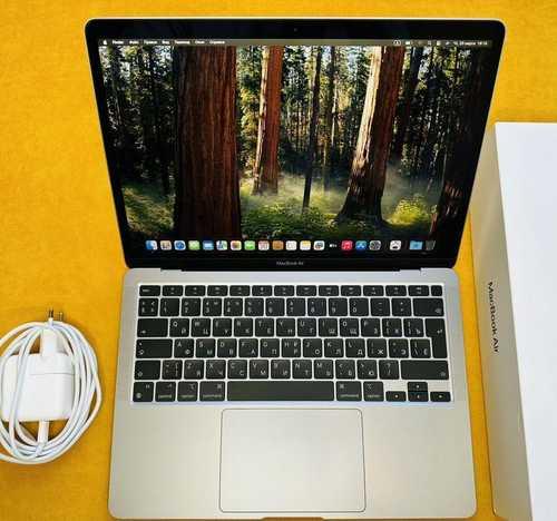 Macbook Air 13 M1 2020 8Gb/256Gb 58 циклов
