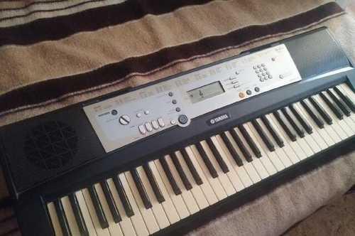 Синтезатор Yamaha PSR-E203