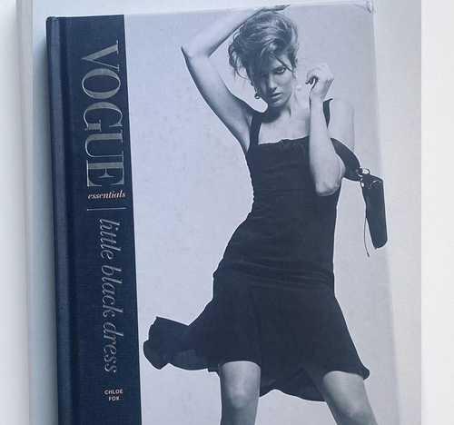 Книга Vogue "Little black dress"