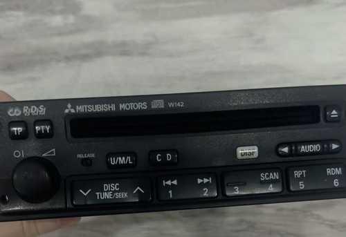 Штатный (оем) CD-магнитофон Mitsubishi Motors W142