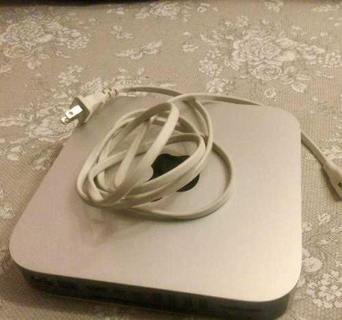 Apple mac mini 2014 i5 2.6ггц. 8 Гб