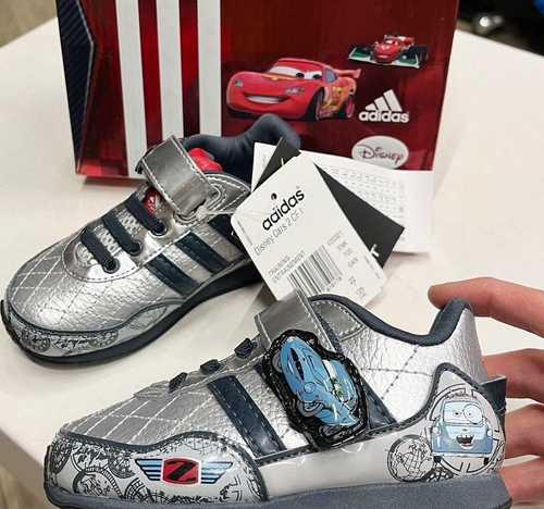 Нове кроссокви Adidas Disney 22