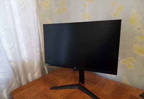 27" Монитор LG UltraGear 27GL650F черный