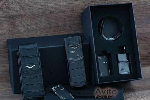 Vertu S Design Black Alligator с чехлом