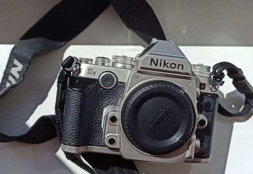Nikon DF + 2 аккумулятора