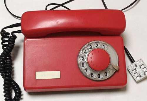 Старый стационарный телефон. Розетки
