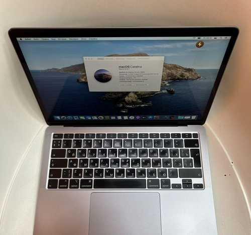 Apple macbook air 13 i3/8/256Gb a2179