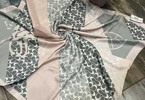 Шелковый платок шаль Coach нежно-розовый с серым