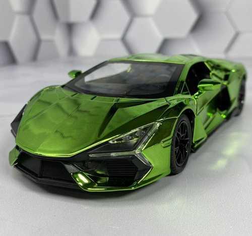 Модель машины Lamborghini Revuelto зеленая 1:24