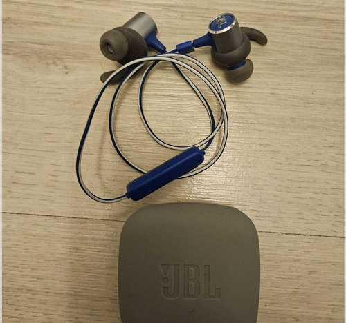 Наушники JBL