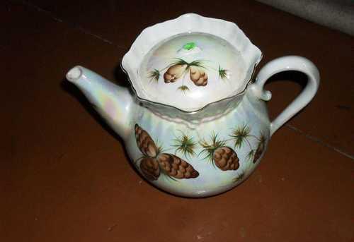 Фарфоровый чайник
