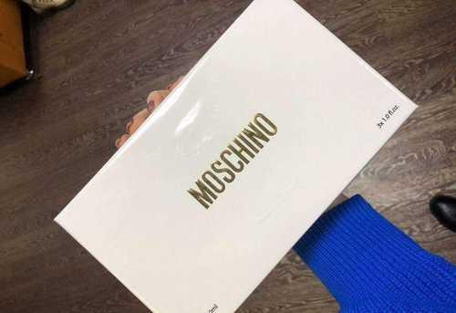 Moschino духи набор (набор москино оаэ )