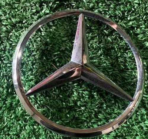 Эмблема крышки багажника задняя Mercedes-Benz