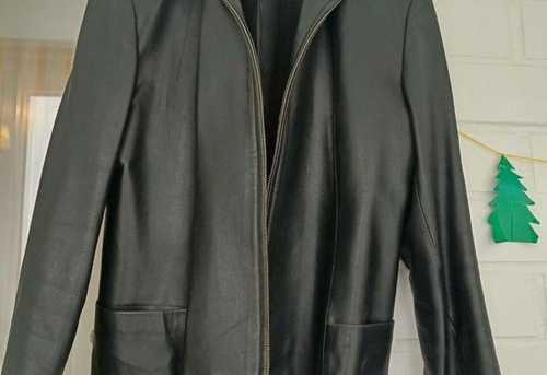 Кожаная черная куртка 46-48 размер