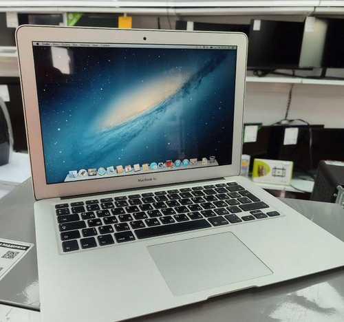 Apple Macbook Air 13 i5-3427U RAM 4 гб