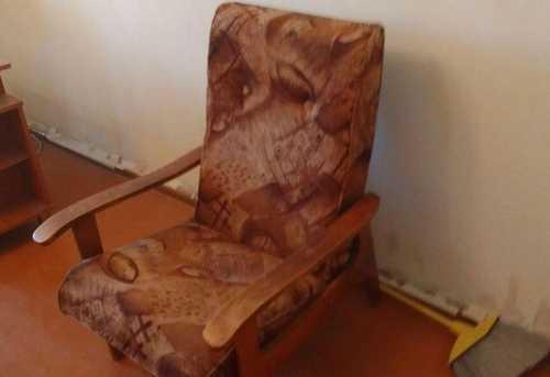 Кресло и тумба