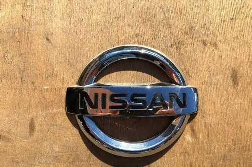 Значок эмблема шильдик задний Nissan