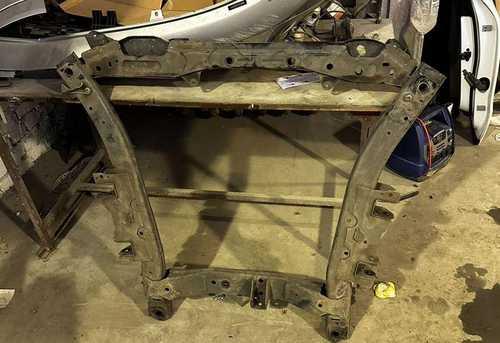 Подрамник renault duster