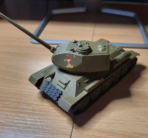 Модель танка т-34 времен СССР