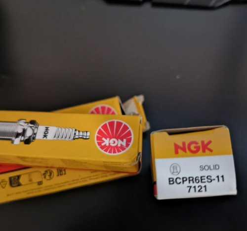 Свечи зажигания NGK bcpr6ES11 4 шт