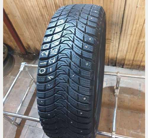 Michelin Latitude X-Ice North 3 215/60 R17 99T