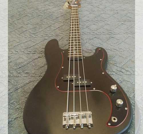 Бас-гит. Fender Custom Precision Noir Black Satin