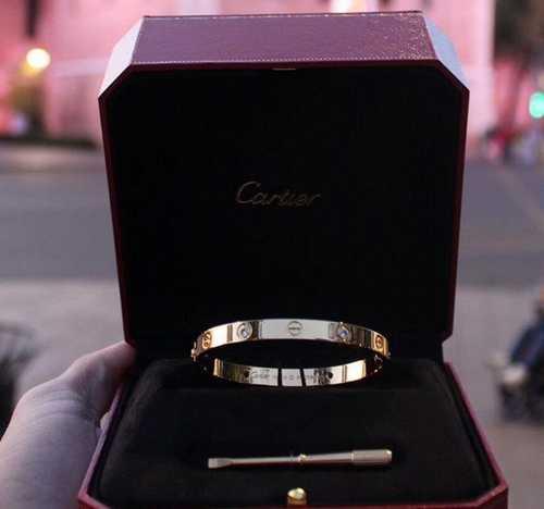 Золотой браслет cartier love