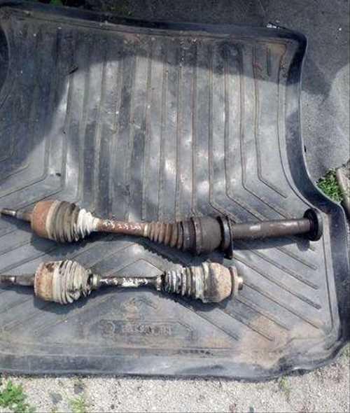 Привод правый VW Transporter T5