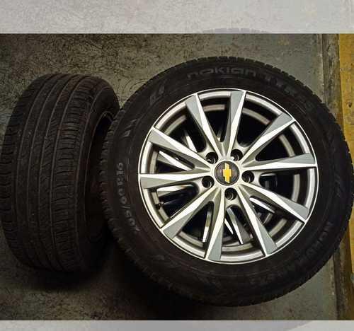 Литые диски r16 с шинами 205/60/16 Nokian Nordman