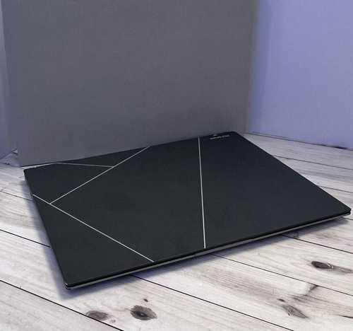 Asus zenbook UX5304V i7-1355U 16/1TB