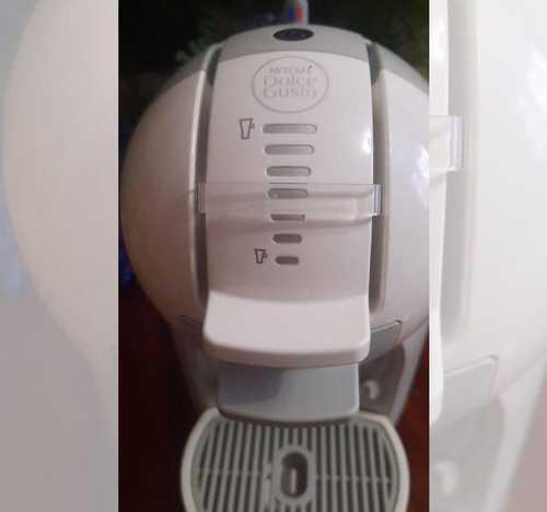 Кофеварка dolce gusto